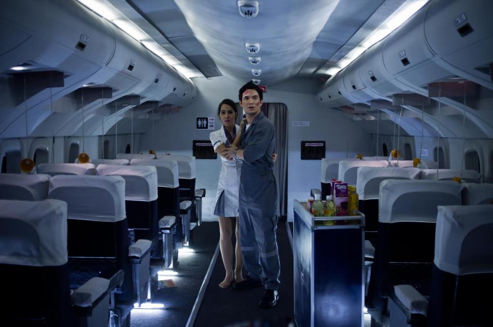 407 DARK FLIGHT 3D (2012) Thai horror overview - MOVIES & MANIA