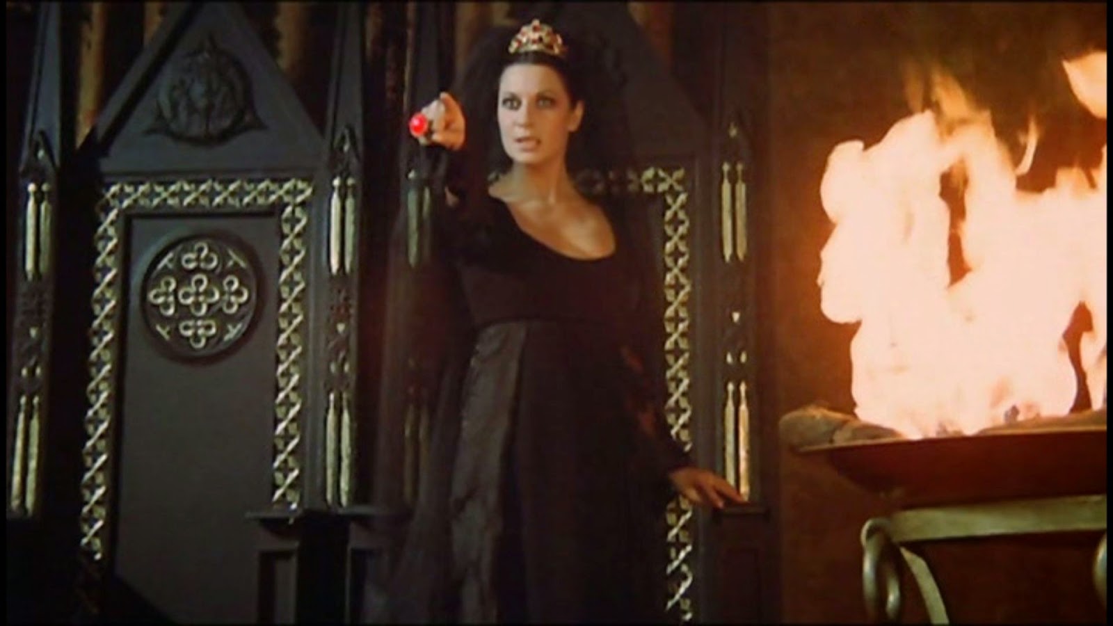 THE DEVIL'S WEDDING NIGHT Rosalba Neri! Saucy '70s Italian horror ...